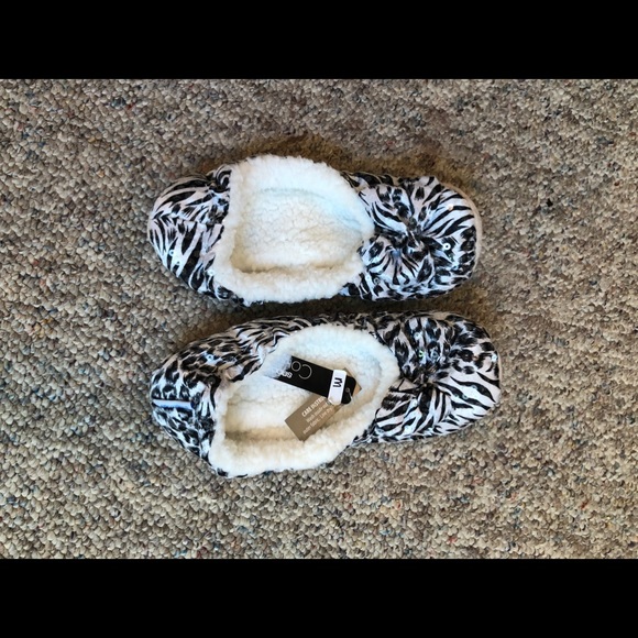 Shoes | Slippers | Poshmark